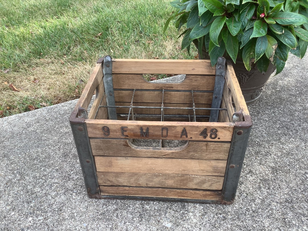 Vintage Wooden Milk Crate Marked 9 E M D A 48/dairy Collectible - Etsy