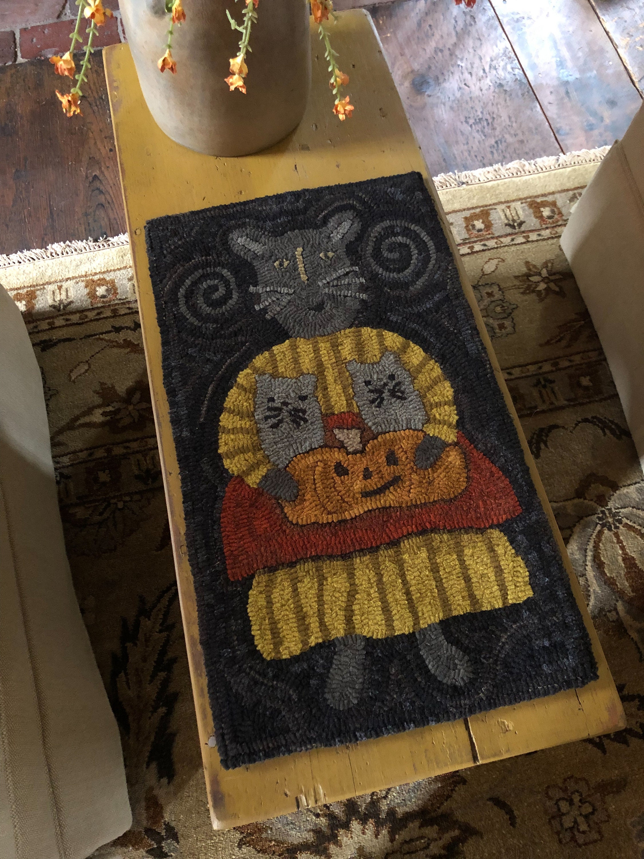 DOUBLE TROUBLE Rug Hooking Pattern Designed by Therese Shick - Etsy