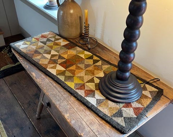 PATCHWORK RUNNER - Traditional Rug Hooking Pattern Designed by Therese ...