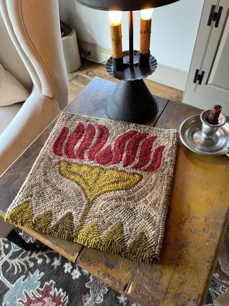PRIM FLAMEFLOWER (footer Series) - Traditional Rug Hooking Pattern ...