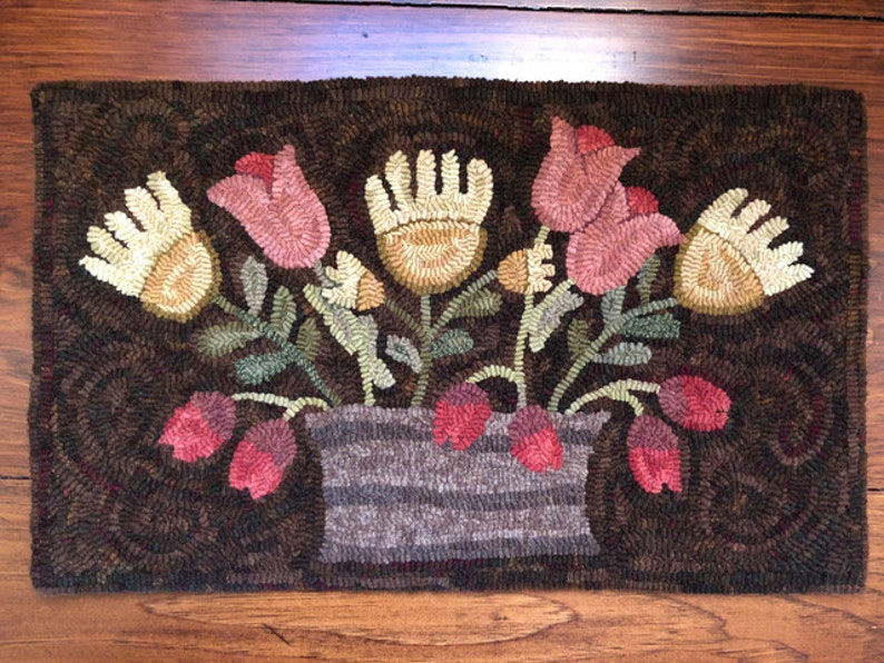 SPRING BOUQUET Rug Hooking Pattern Designed by Therese Shick | Etsy