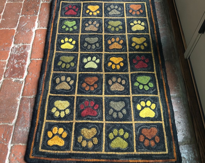 PAW PRINTS Rug Hooking Pattern Designed by Therese Shick - Etsy