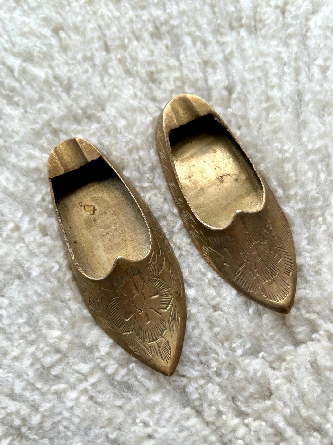 Vintage Brass Shoe Pair Ashtray / Etched Ornate Solid Brass Ashtray ...