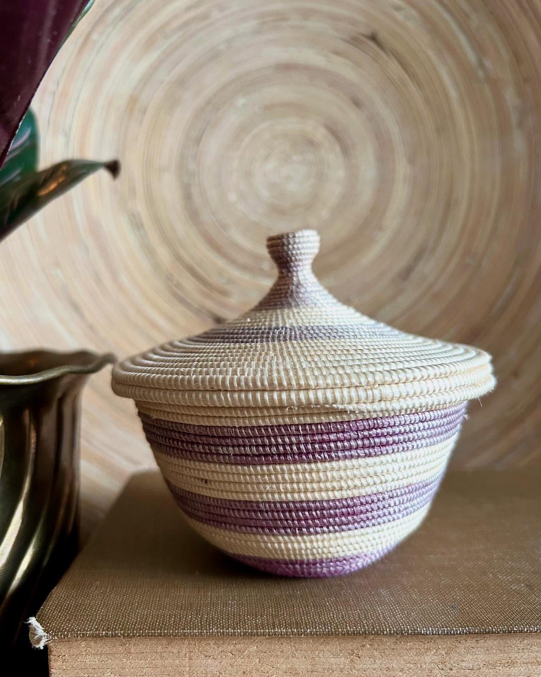 Vintage African Lidded Straw Basket / Tan Light Purple Handwoven Coil ...