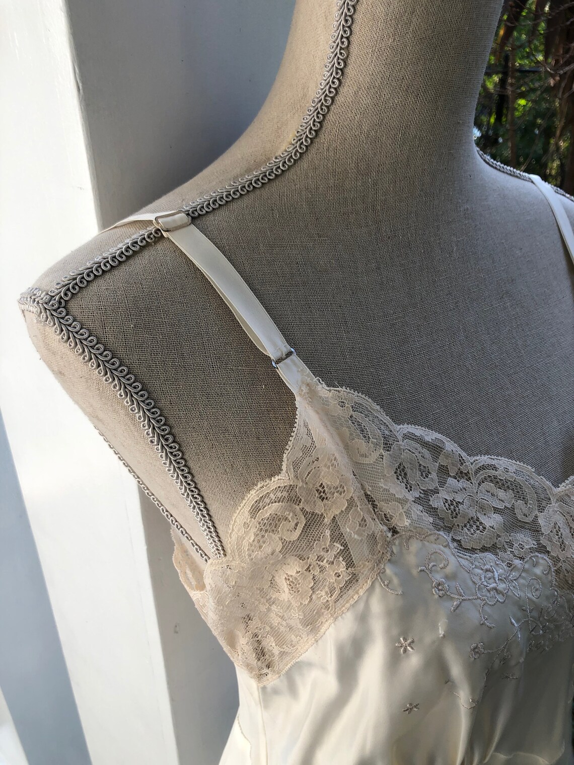 Original 1960's Vintage Lace Details Slip. - Etsy