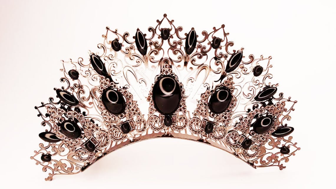 TIARA CLASSIC - Etsy