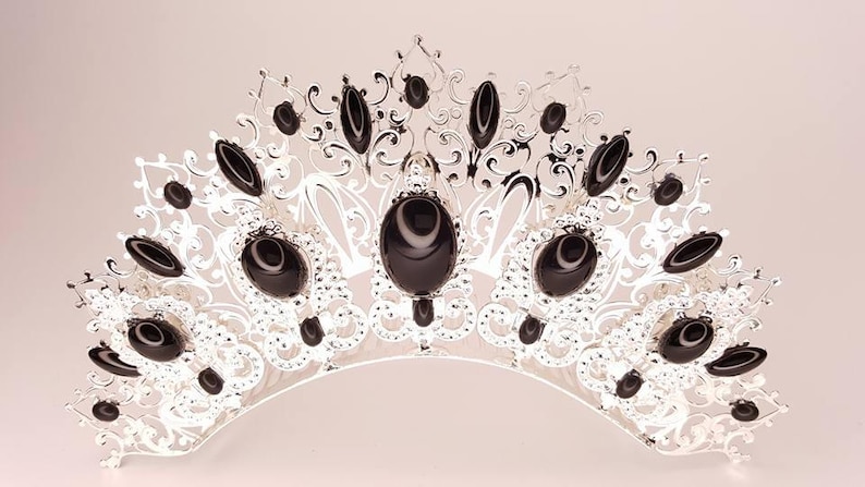 TIARA CLASSIC - Etsy