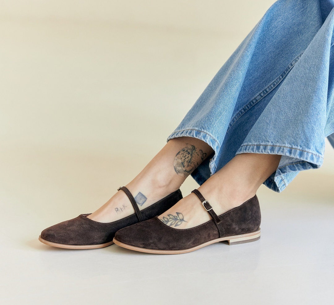Classic Brown Mary Janes Shoes for Women - Retro Style Low Heel Flats ...