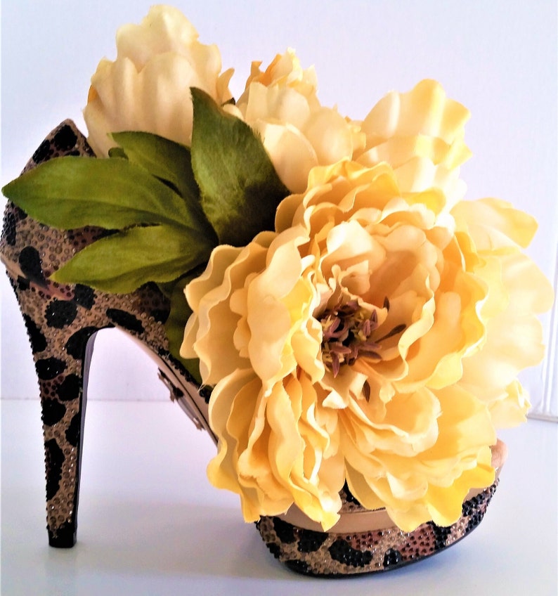Bronze Leopard Print Bling Stiletto Cream Peonies Centerpiece for ...