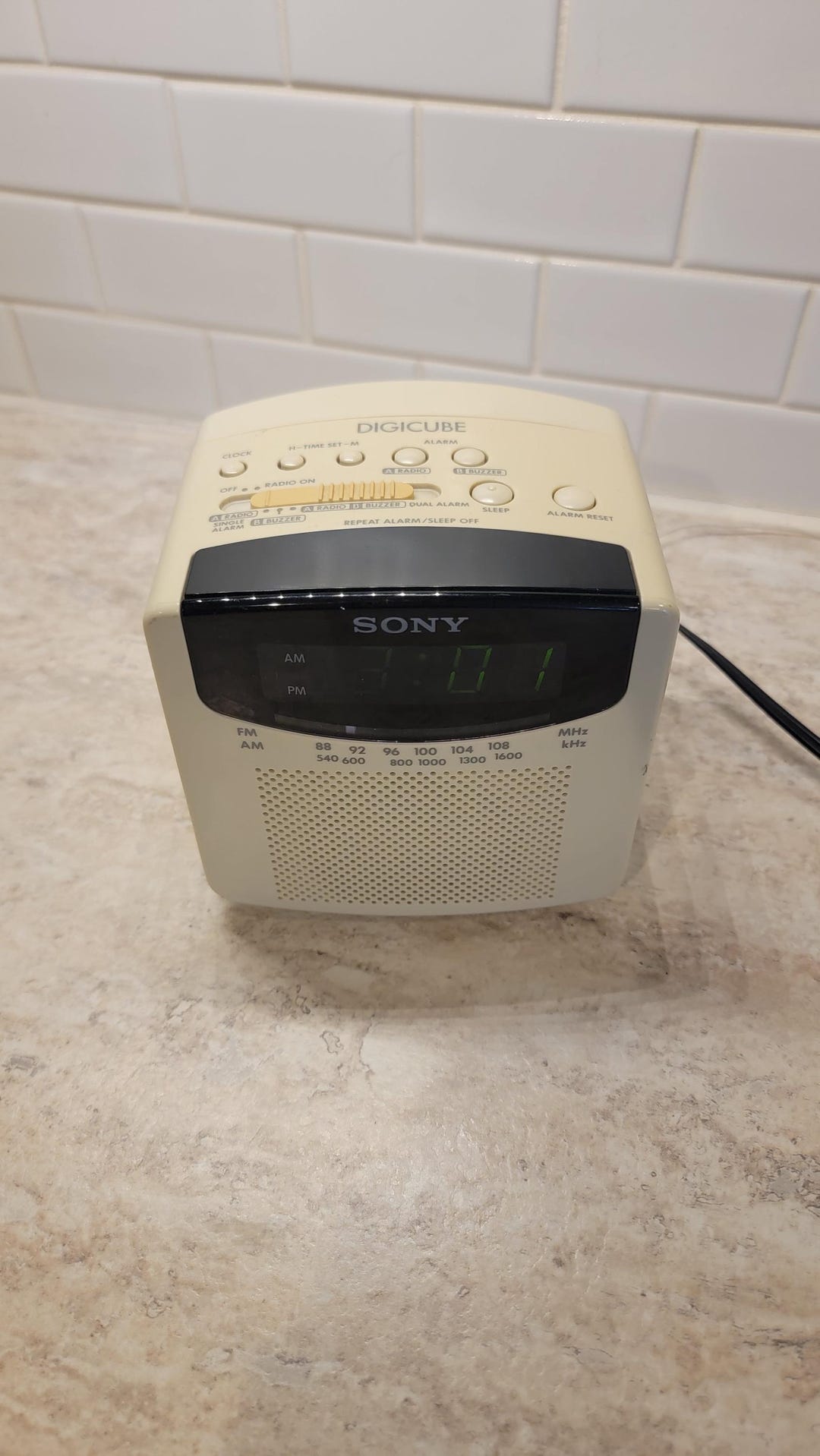 Sony Digicube, Digital Alarm Clock, Model ICF-C102 AM FM Radio Vintage ...