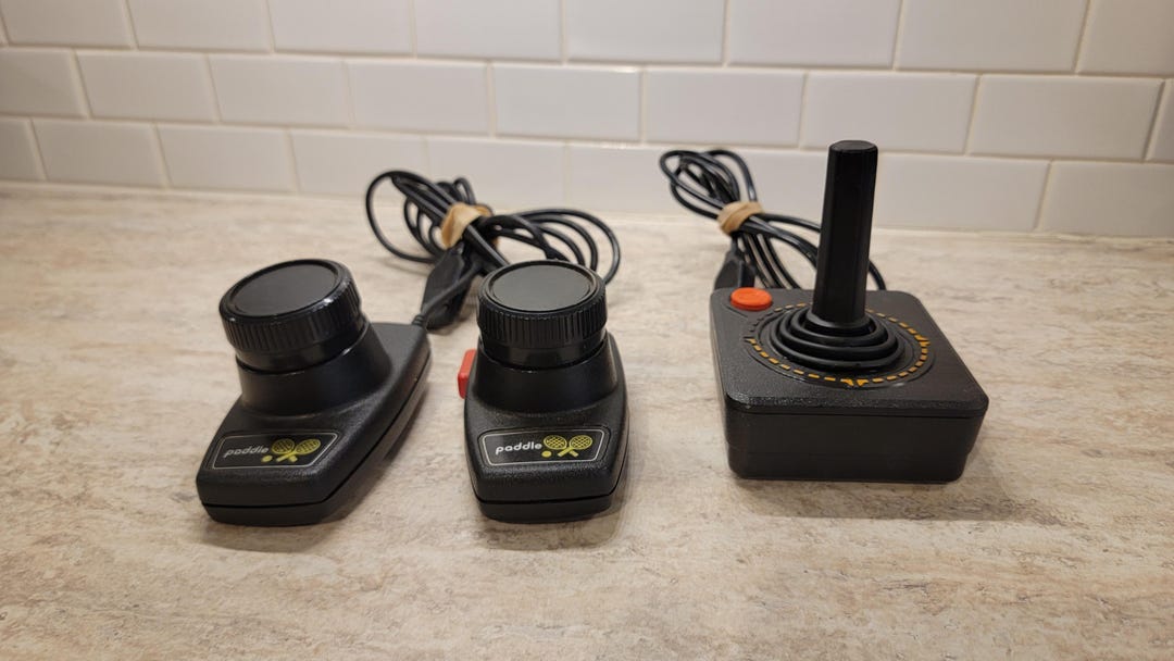Atari Joystick and Paddle Lot, Atari Joystick and Paddle Controllers ...