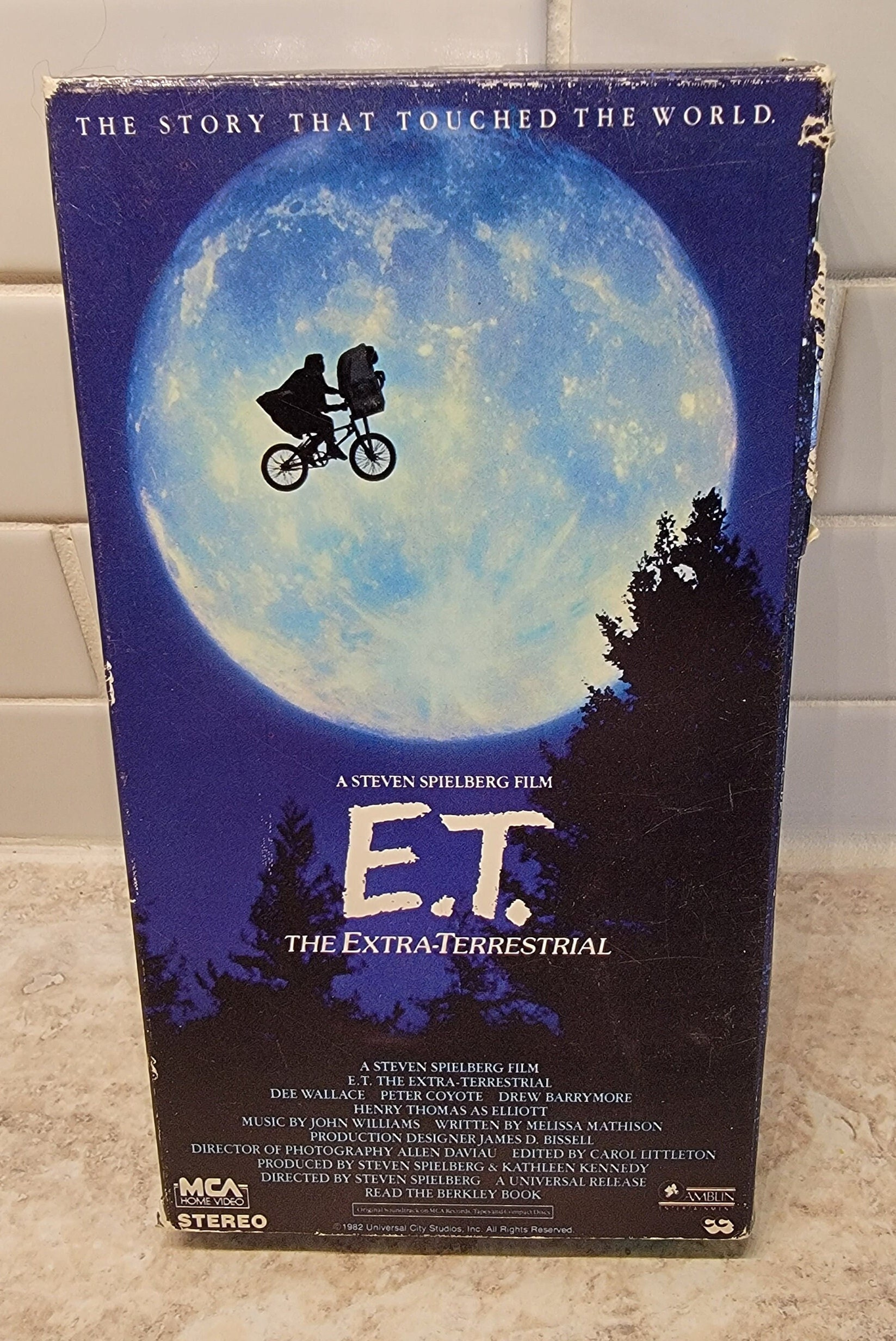 ET the Extra Terrestrial VHS Steven Spielberg Steven Spielberg Vhs ...