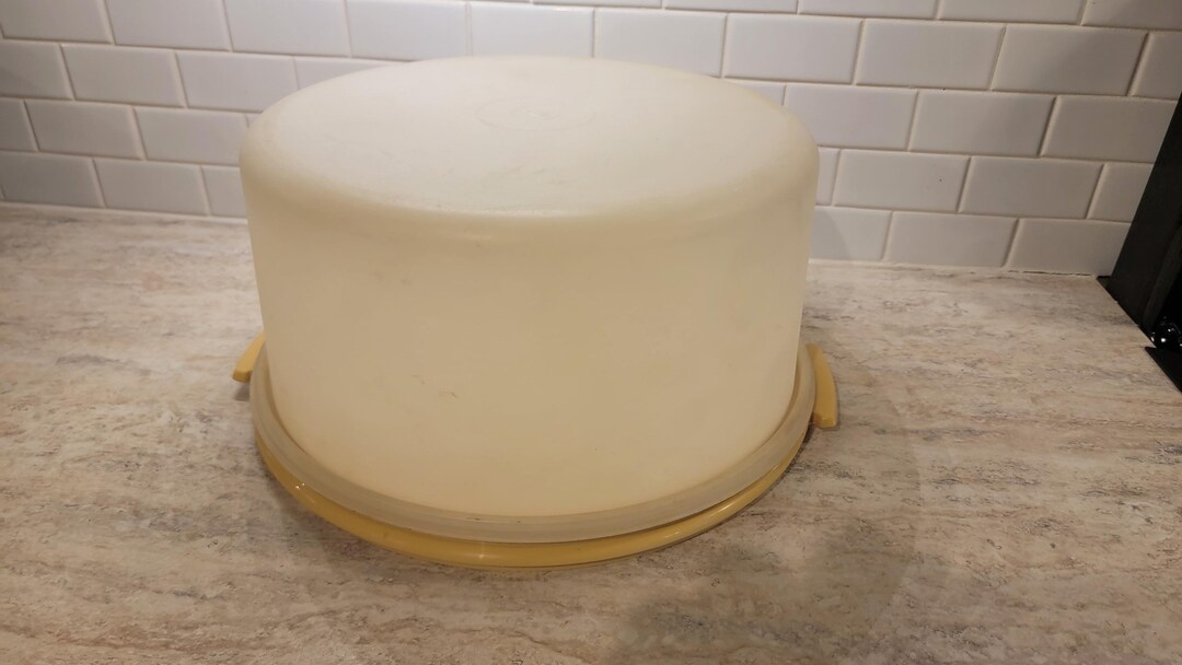 Vintage Tupperware 12' Round Cake Carrier, Tupperware Gold Cake Keeper ...