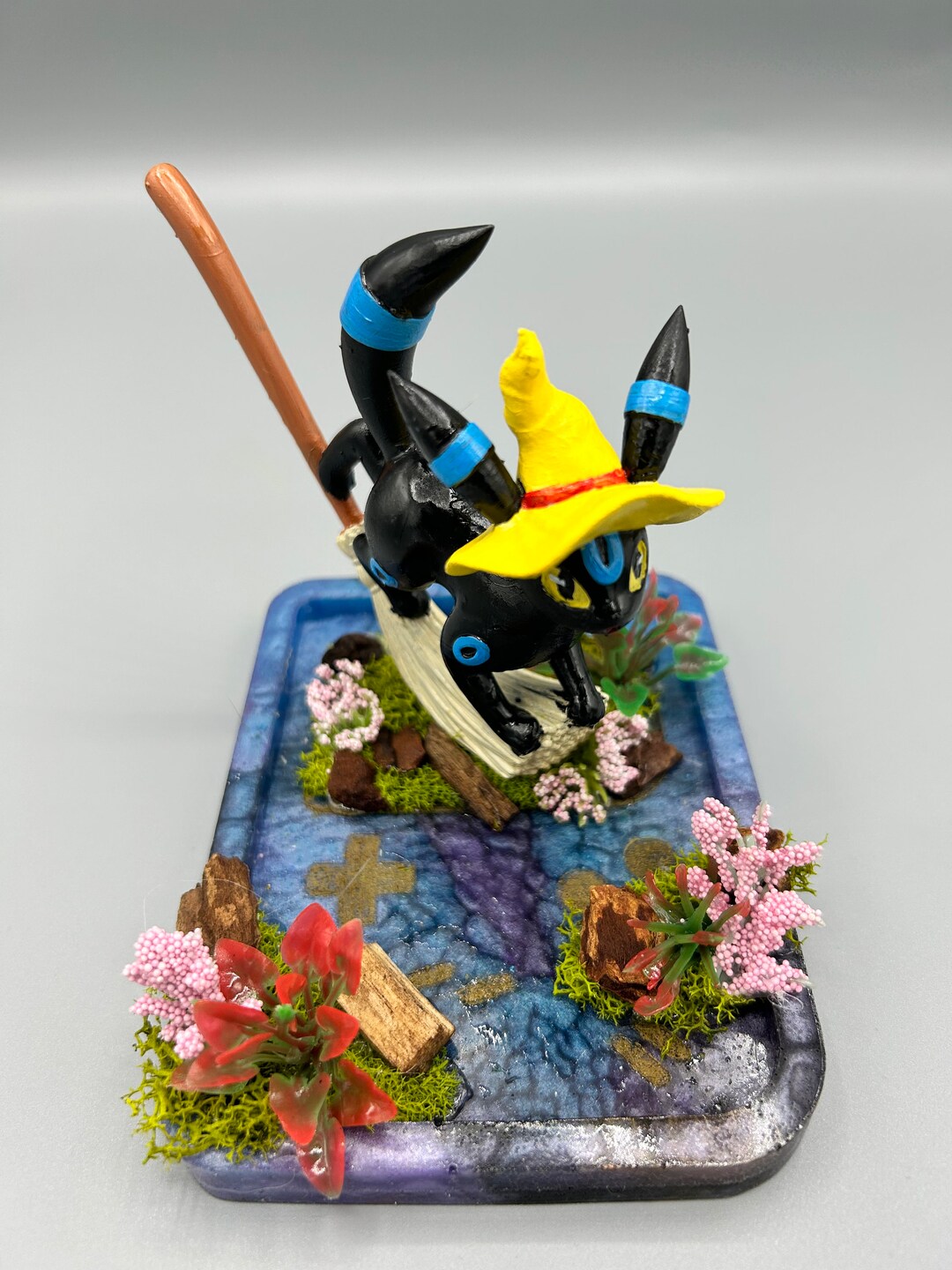 Umbreon Witch Pokémon Terrarium, Desk Display, Shelf Decoration ...