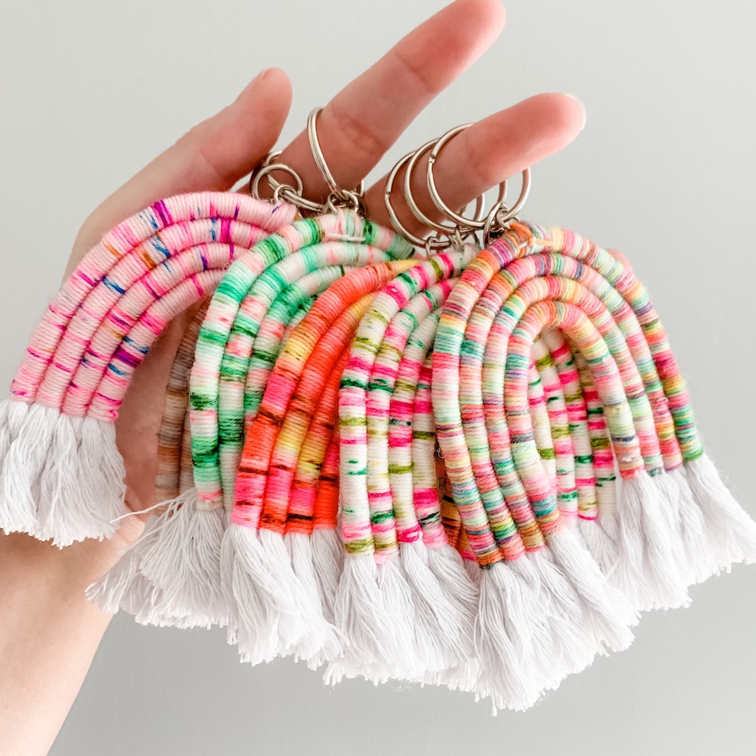 Indie Dyed Yarn Rainbow Key Chain, Boho Macrame Rainbow Bag Charm, Hand ...
