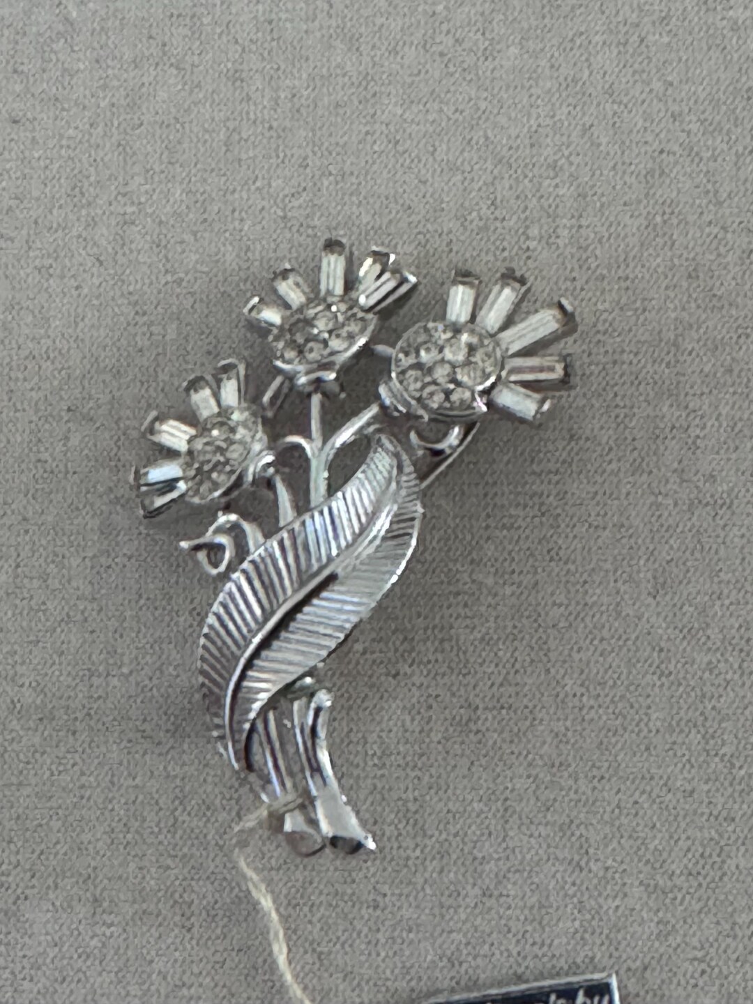 Trifari Vintage Triple Daisy Pin - Etsy