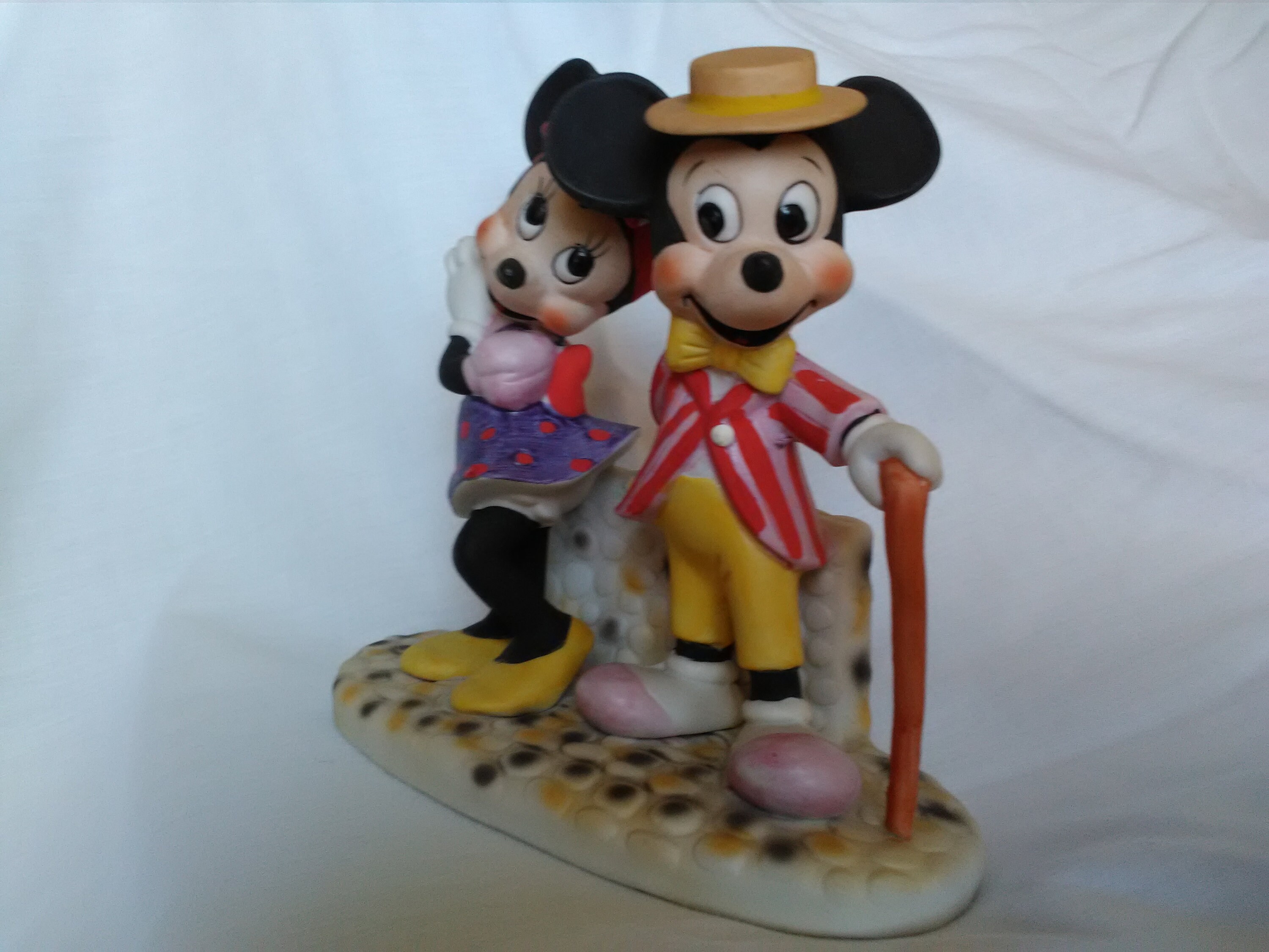 Disney Mickey Mouse and Minnie Mouse Porcelain Collectible Figurine 6 ...