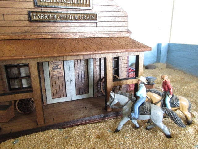 O Scale Blacksmith, Farrier — Old West Miniatures