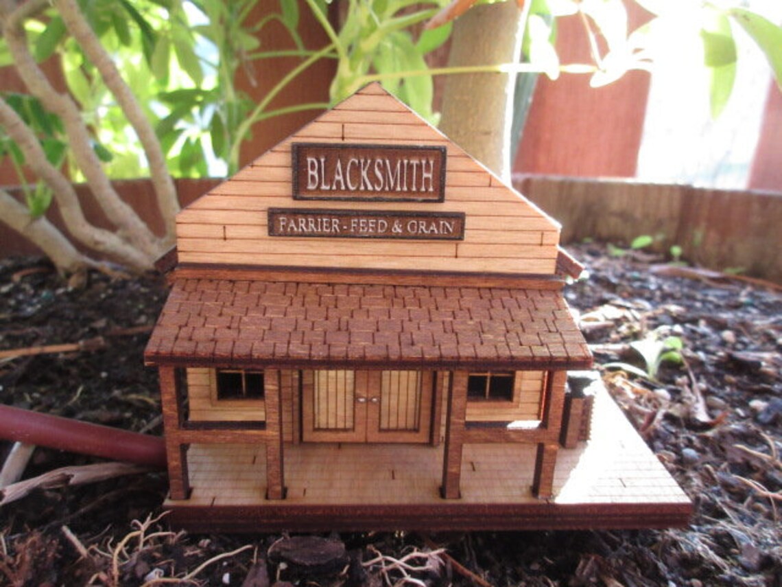 HO Scale 1:87 Miniature Blacksmith, Farrier, Miniature Old Western ...