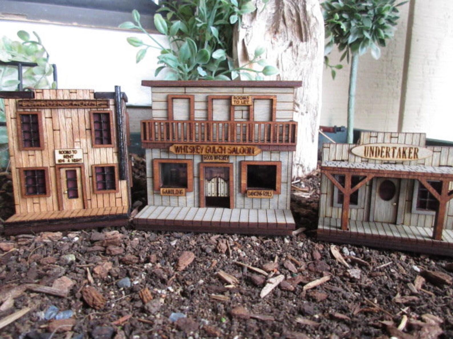 HO Scale Miniature Old Western Whiskey Gulch Saloon Rustic Building ...