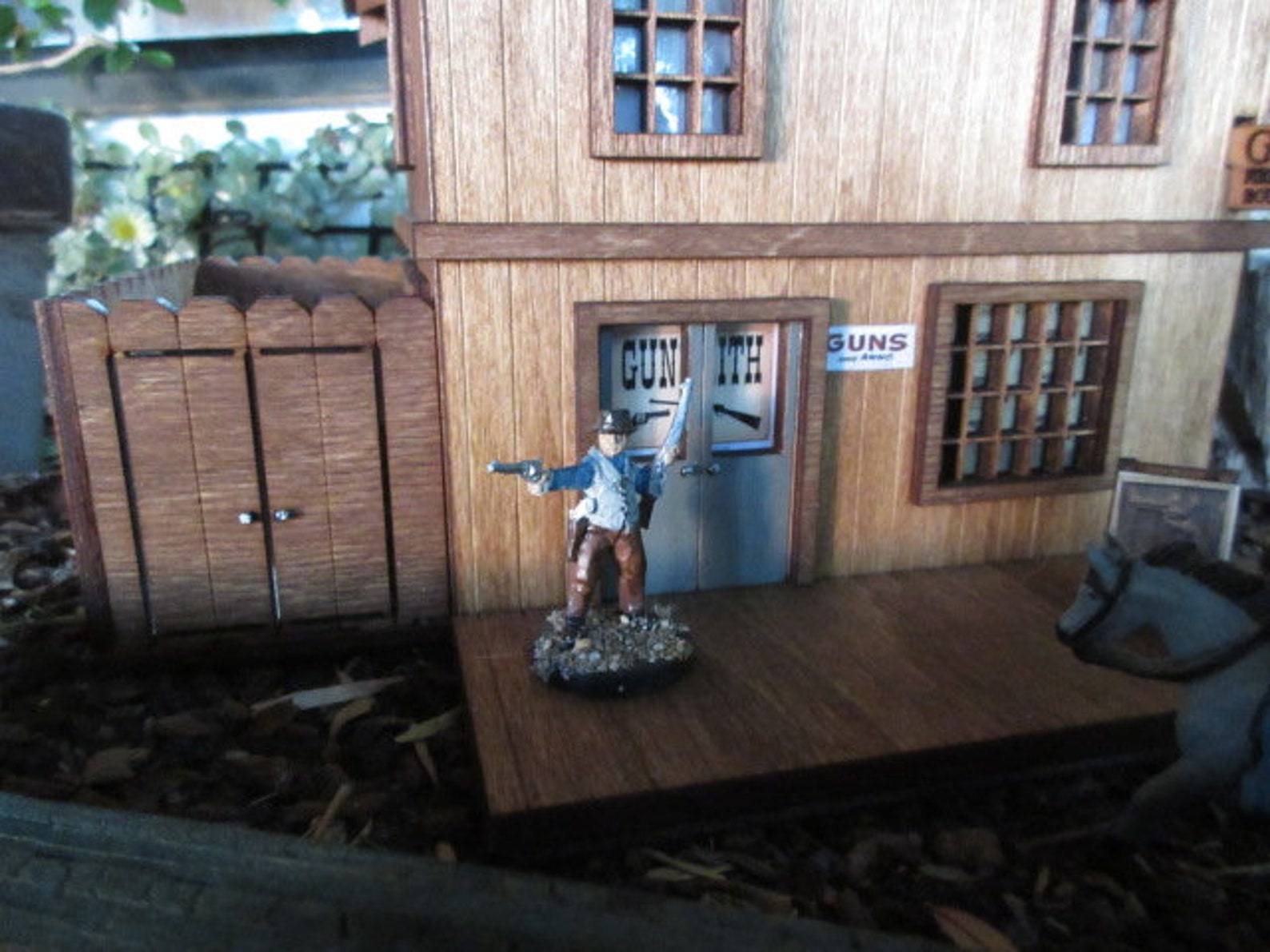 O Scale Old West Gunsmith Building 1:43 Miniature Western Rustic Train ...