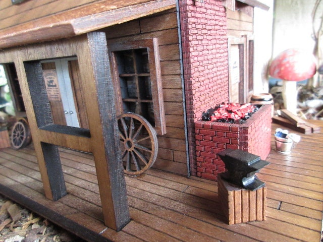 O Scale Blacksmith, Farrier — Old West Miniatures
