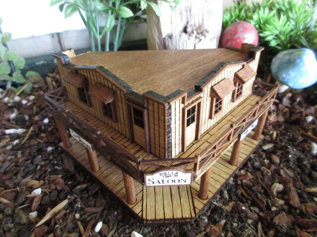 HO Scale Deadwood The Bella Union Saloon — Old West Miniatures