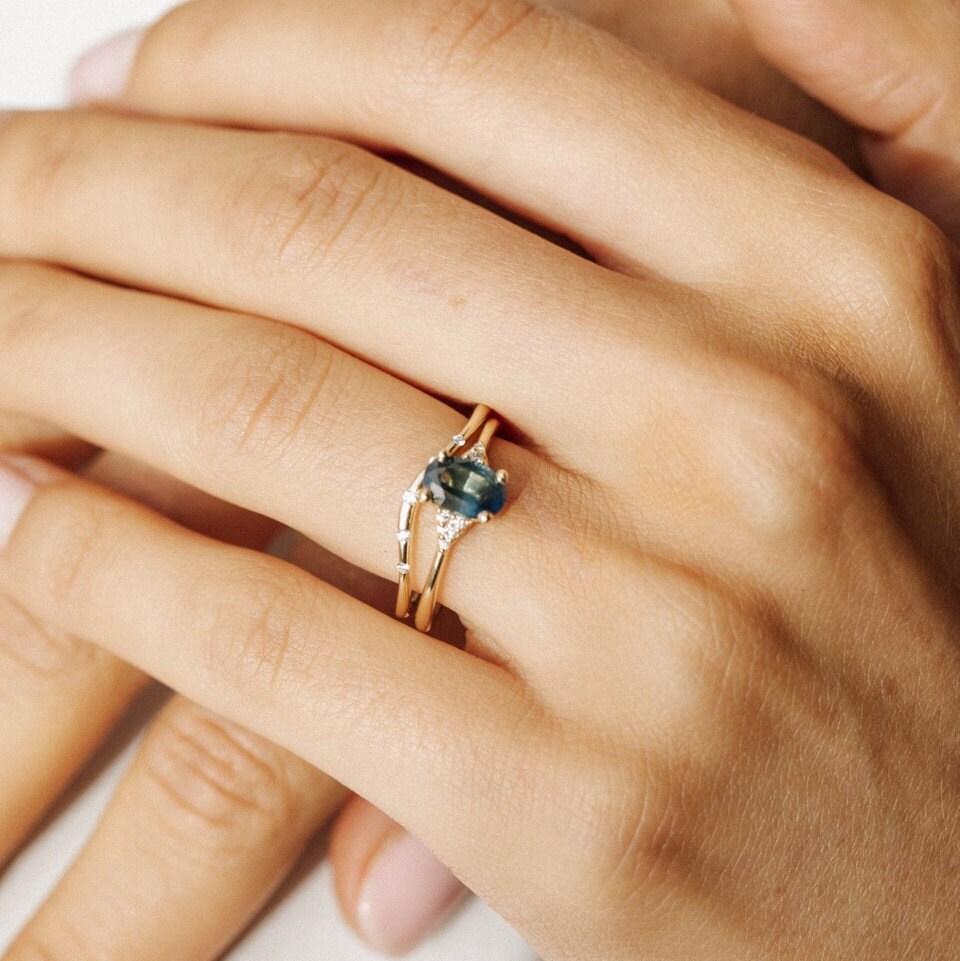 Women's contour wedding band store