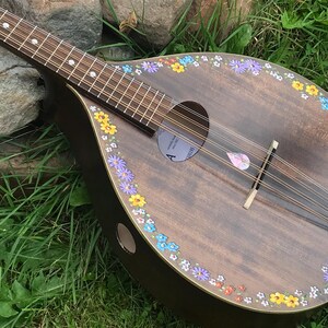 Mandola (dark)- Wildflower Border Design - Etsy