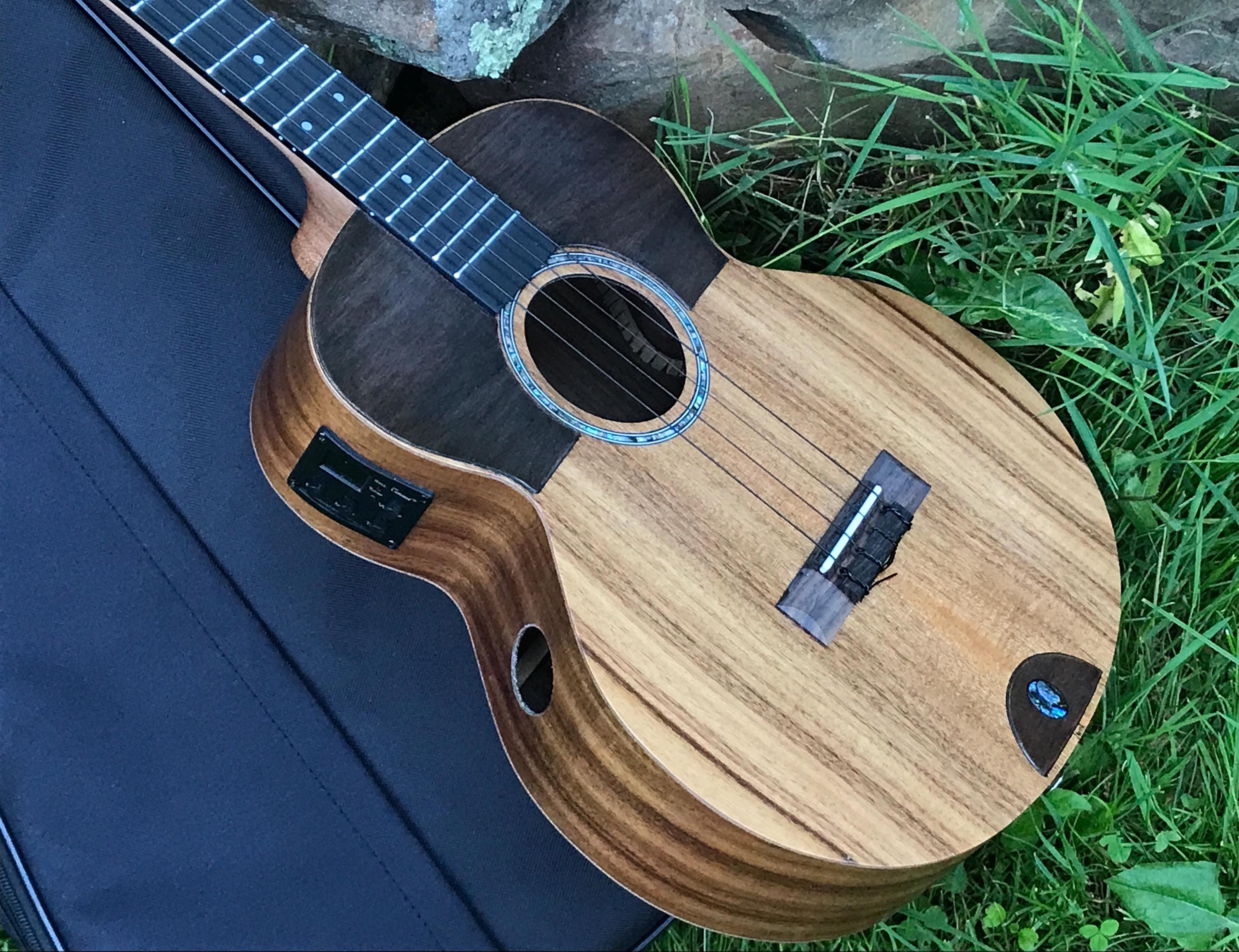 Deluxe Venezuelan Cuatro/baritone Ukulele Hybrid: Acacia/walnut and ...
