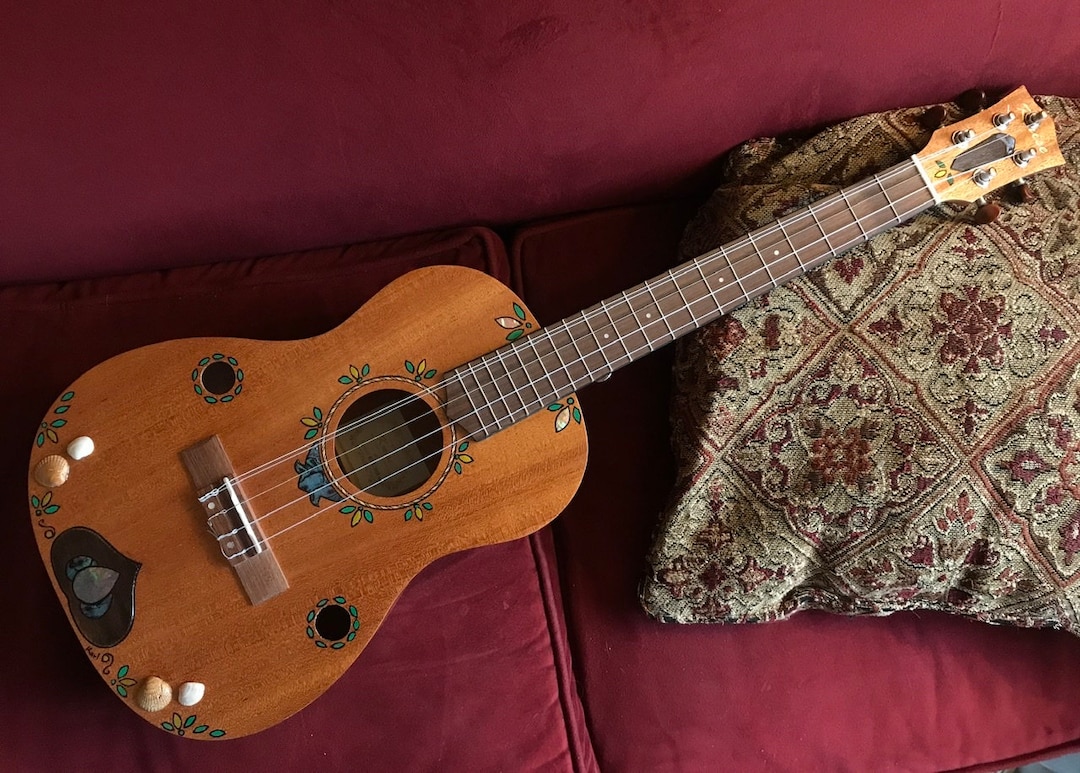 Baritone 5-string Ukulele: Deluxe Design - Etsy