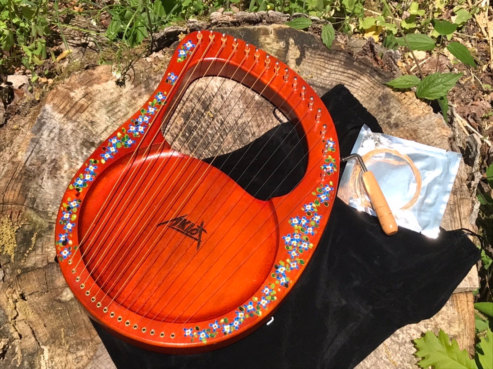 Hand-decorated Lyre Harp 16-string Bluets Design | Etsy