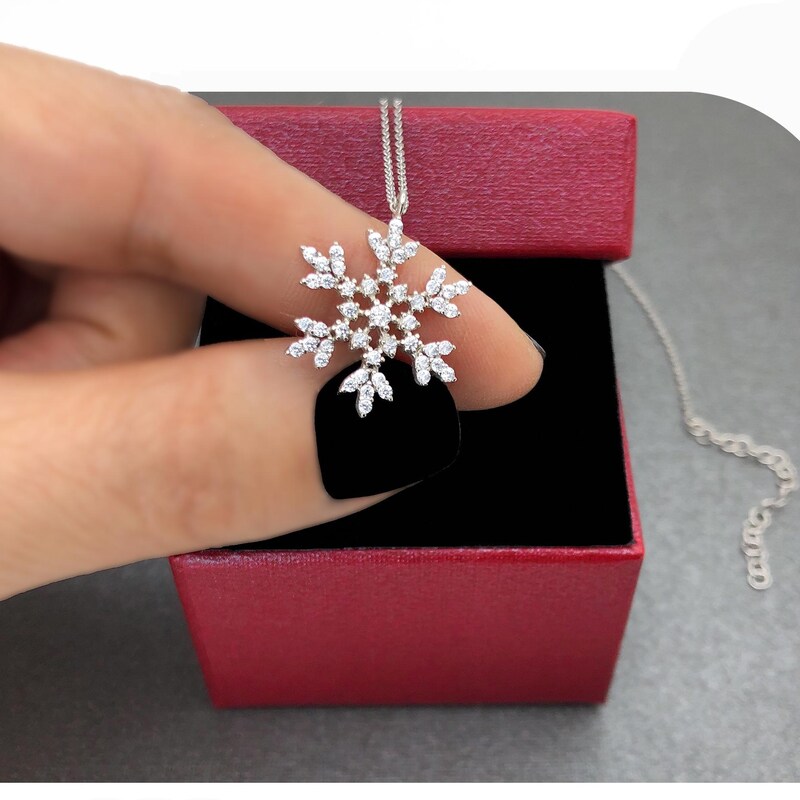 Snowflake Necklace - Etsy