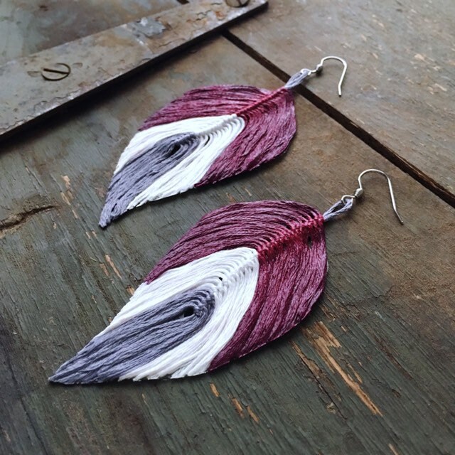 Pendientes de plumas de la Universidad de Alabama / Pendientes hechos a ...