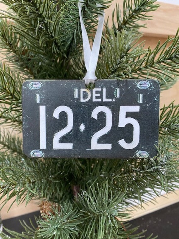 Black and White DE License Plate Jawnament Ornament | Etsy