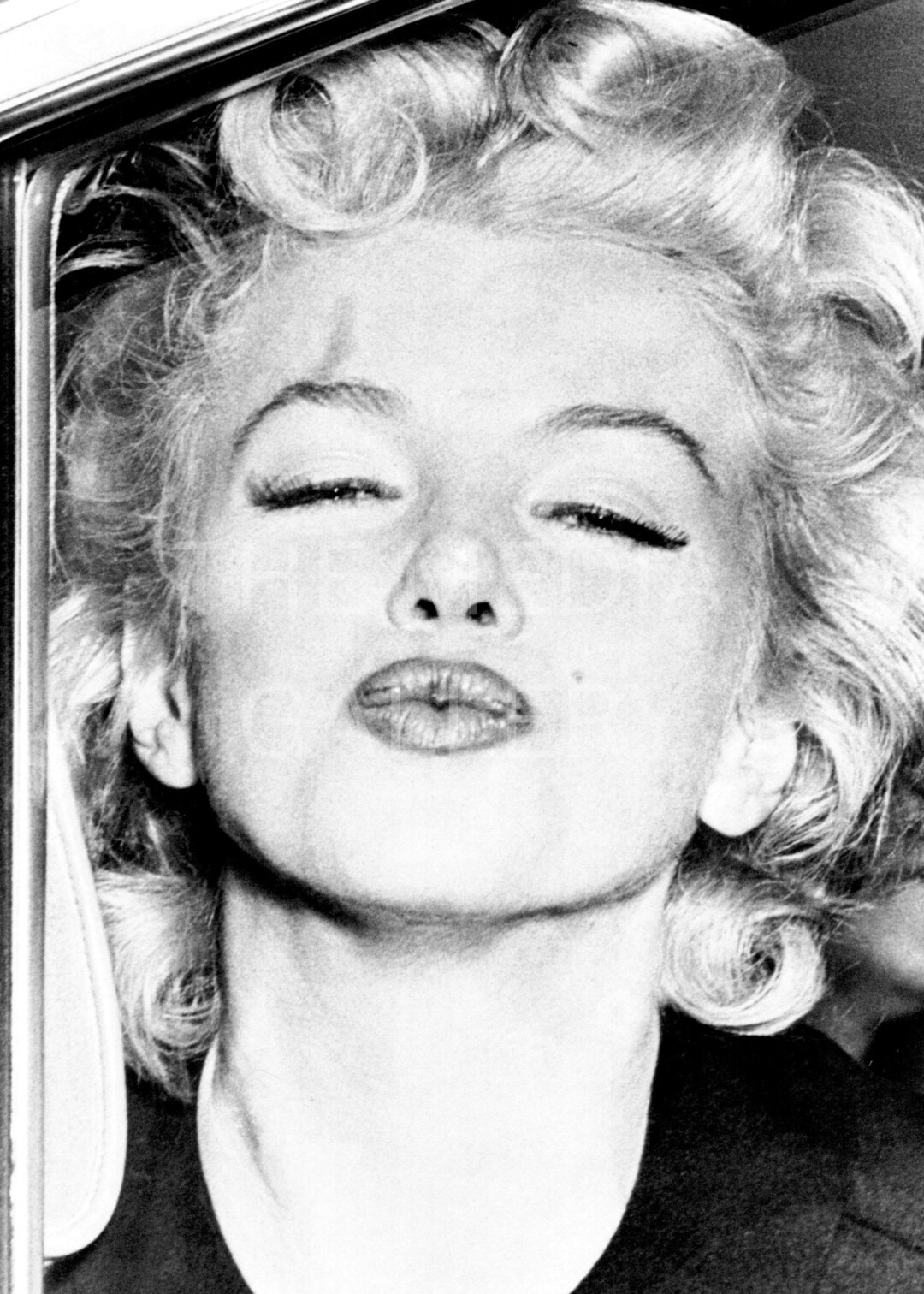 Marilyn Monroe Blowing Kiss Photo Print Marilyn Monroe Photo Picture 9263