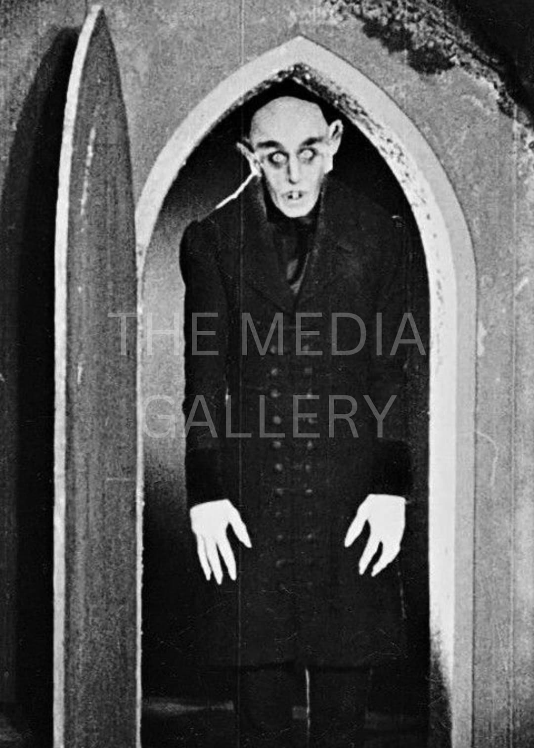 Nosferatu 1922 in Doorway Photo Print - Silent Movie Photo - Vampire ...