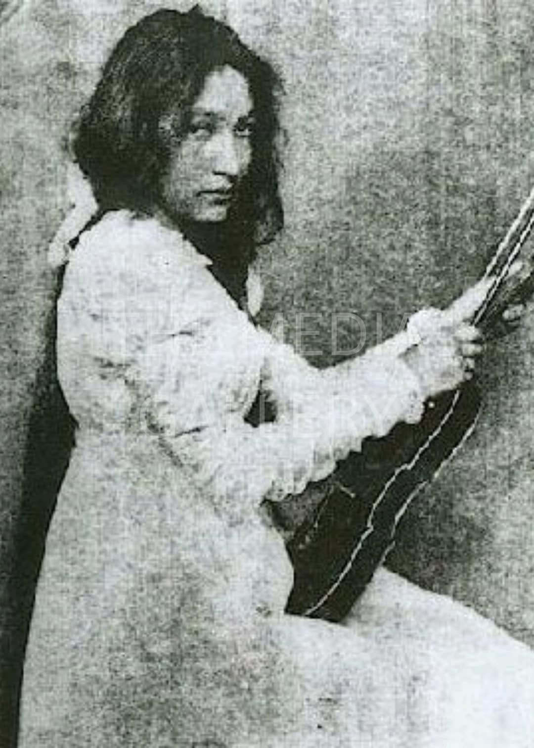 Zitkala Sa, Sioux Woman & Violin Photo Print Native American Photo ...