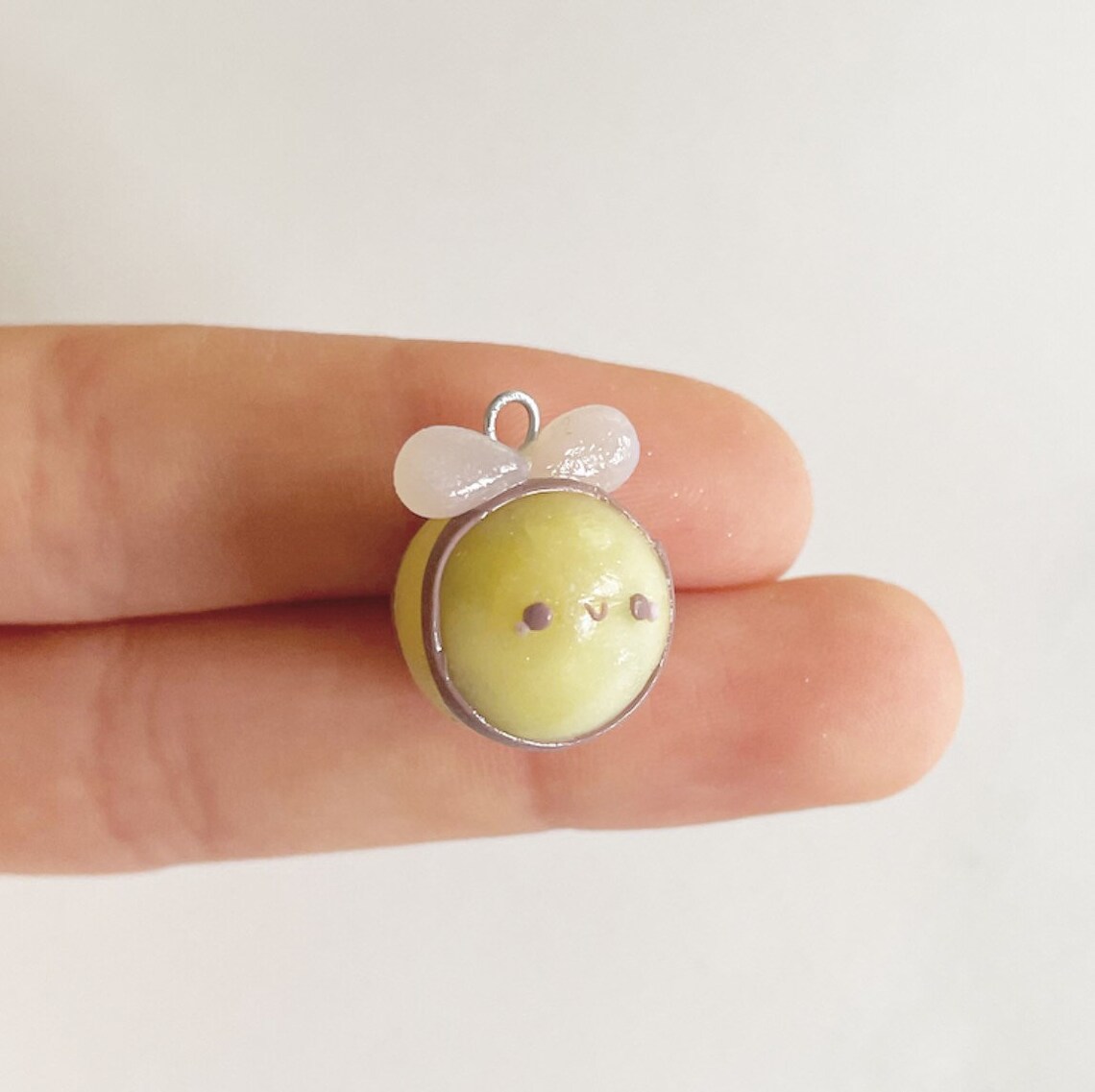 Cute Bee Charm / Polymer Clay Charms/ Artwallyuni - Etsy