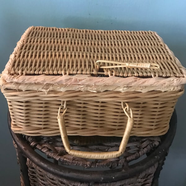 Handmade Raffia Box - Etsy
