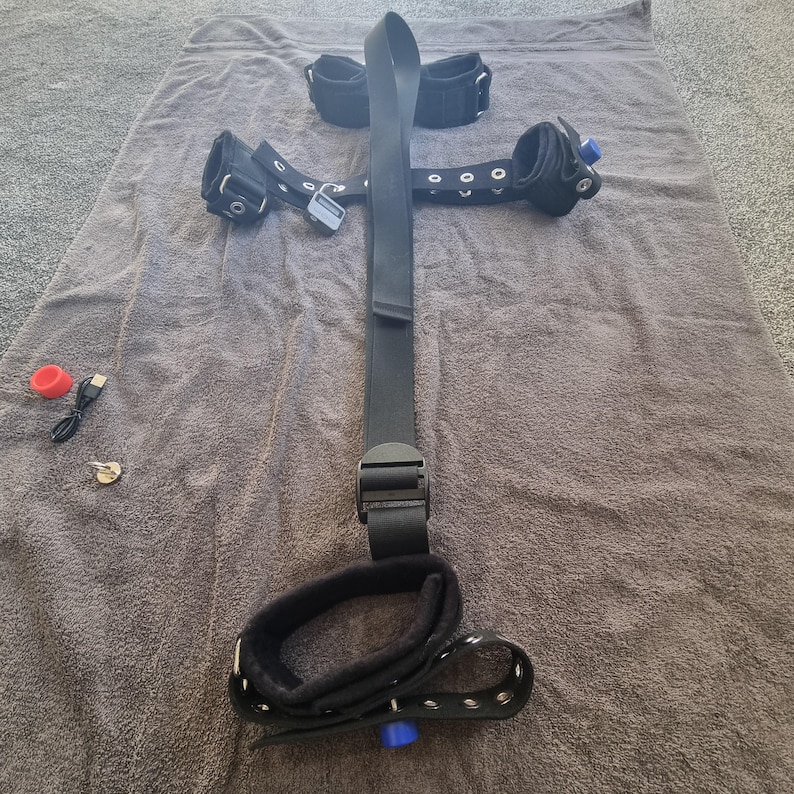 Black Ultra Quality Self Bondage Restraint System Segufix Style Locks ...