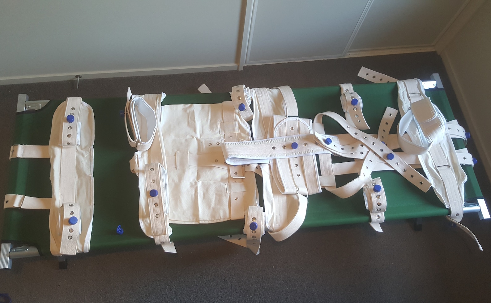 15 Point Segufix Bed Restraint Kit Head Shoulder Waist Crotch Wrist Arm ...