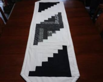 Twisted Log Cabin Table Runner PDF Pattern - Etsy