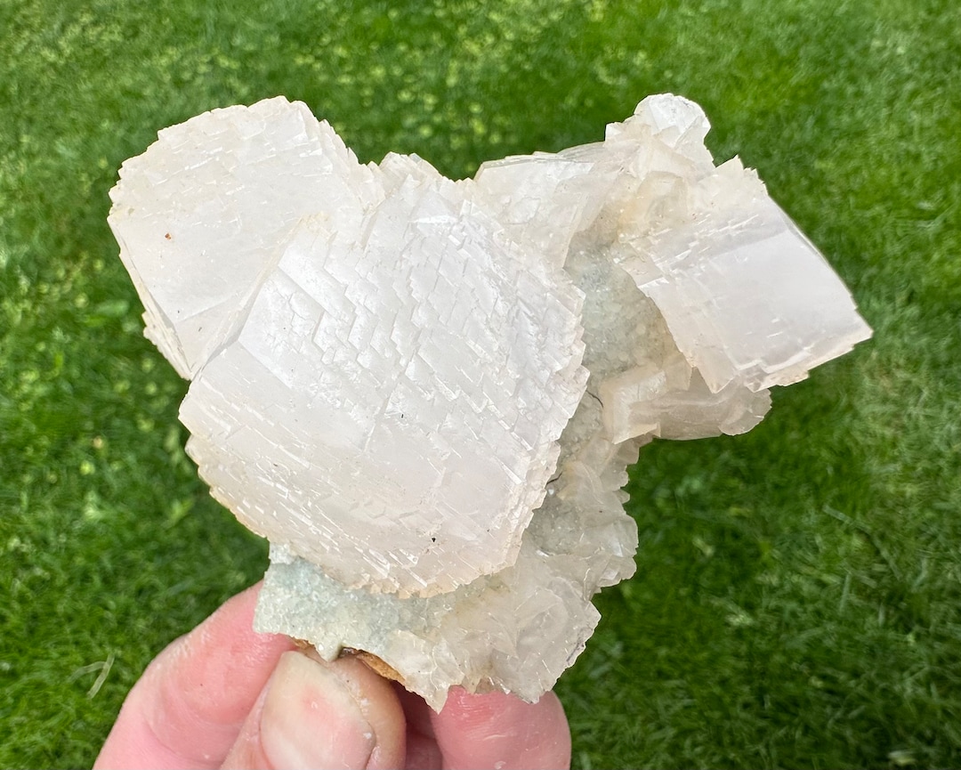 Super Fluorescent Benz Calcite on Chalcedony From Krushev Dol Mine ...