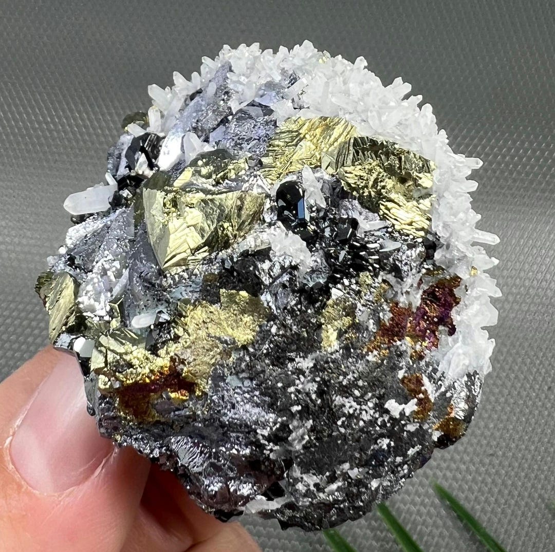 Unique Crystal Chalcopyrite, Galena, Sphalerite, Red Pyrite and Quartz ...
