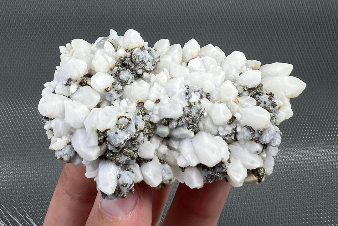 Aesthetic Milky Quartz With Chalcopyrite - Krushev Dol Mine, Madan ...