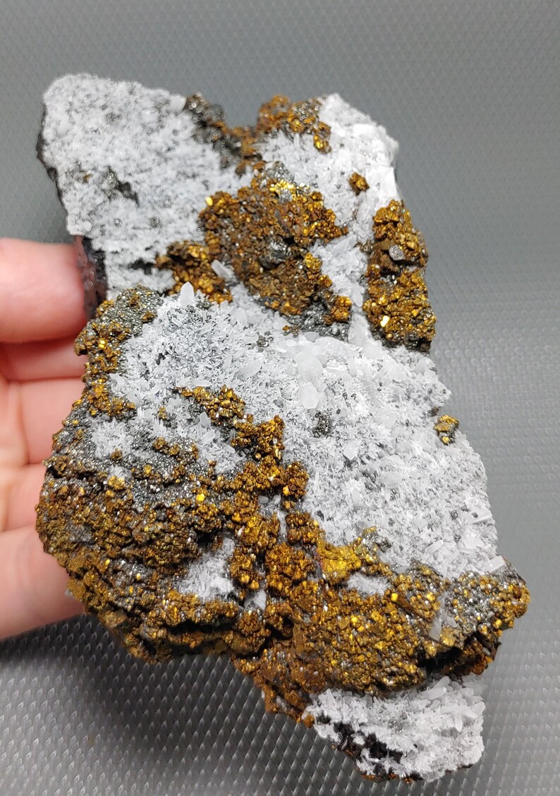 Iridescent Chalcopyrite (adhesions) on Quartz From Krushev Dol Mine ...