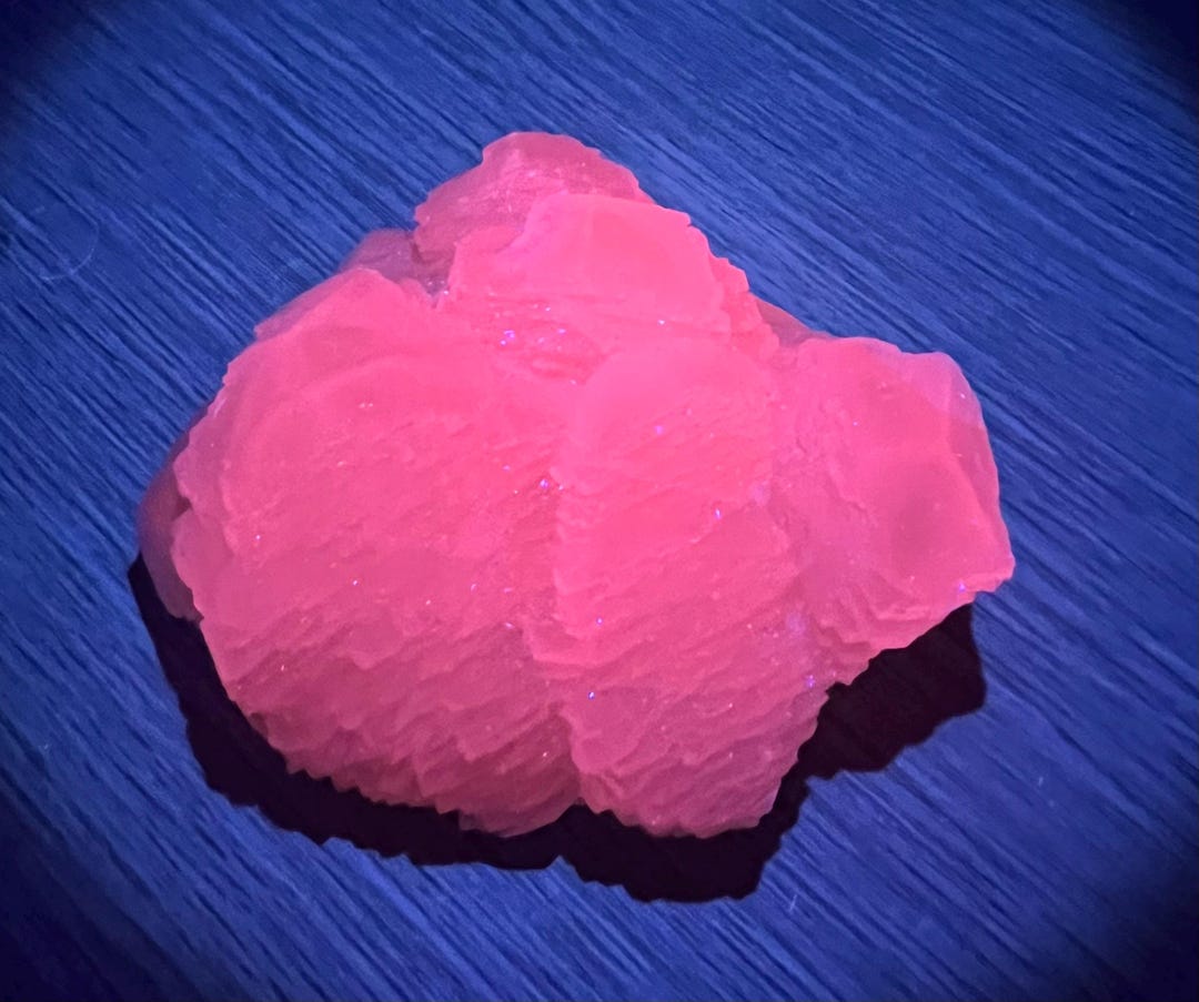 Amazing Fluorescent Mangano Calcite - Krushev Dol Mine, Madan, Bulgaria ...