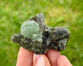 Botryoidal Green Prehnite on Epidote From Malie , Natural Mineral ...