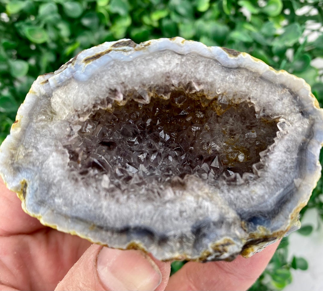 Amazing Amethyst Phantom Geode de Kardjali, Bulgarie, Oco Geode Mineral, Crystal, gemme ...